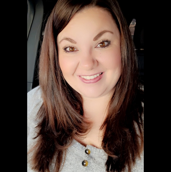 Loren's Closet (@loren_burton) | Poshmark